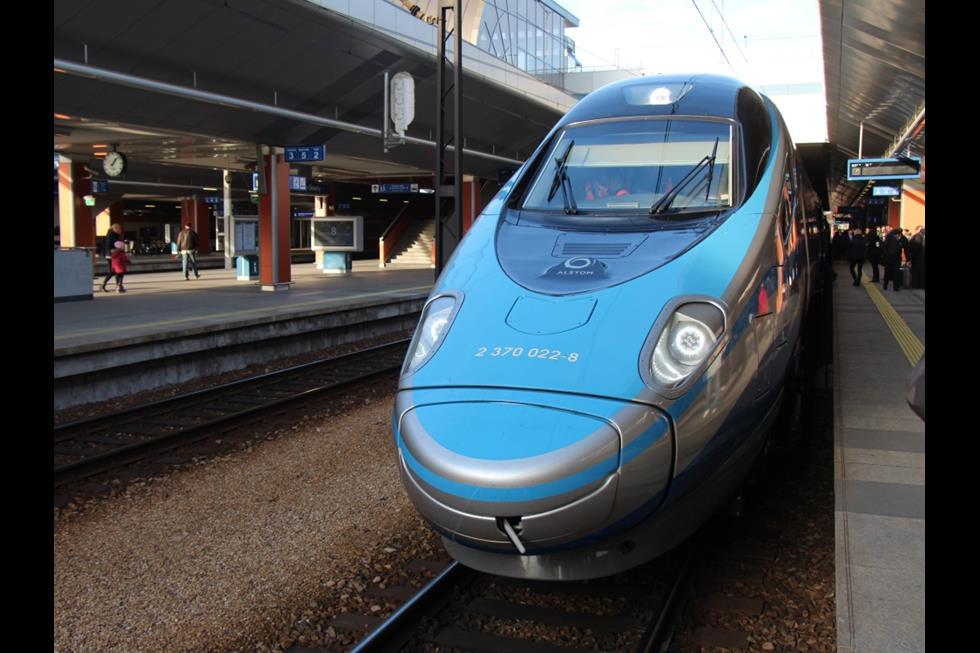 Polish Pendolino launches 200 km/h operation | News | Railway Gazette International